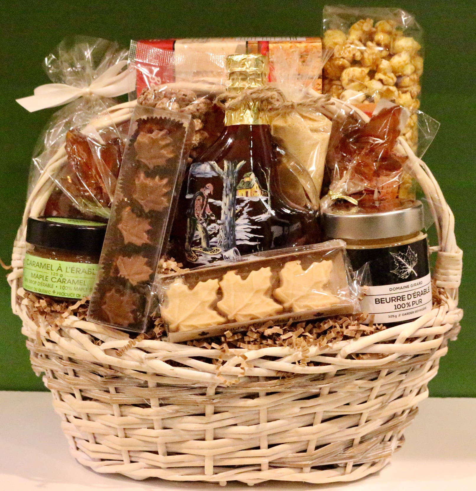 Un magnifique panier cadeau de produits à l’érable offert - Quebec ...